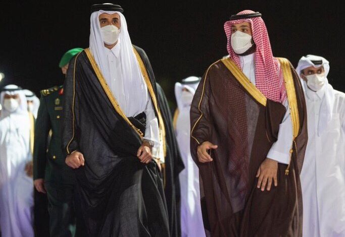 ولیعهد عربستان با استقبال امیر قطر وارد دوحه شد میدل ایست نیوز